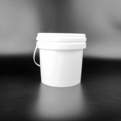 China 2L BPA-Free Plastic Food Storage Bucket with Lid - 14.4cm x 15cm Dimensions for Pet Food Packaging for sale