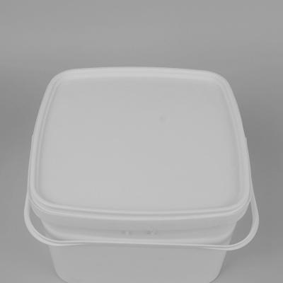 China ISO9001 Certified White Square Plastic Buckets 3 Liter Capacity 19.5cm Diameter PP PE Material for sale