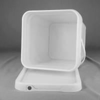 China 1.2 Kg Square Plastic Pail 18L Food Grade Paint Bucket with Lid White for sale