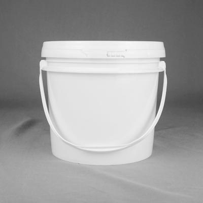China HDPE PP Plastic Paint Bucket 5L with Handle for Paint and Food Storage for sale