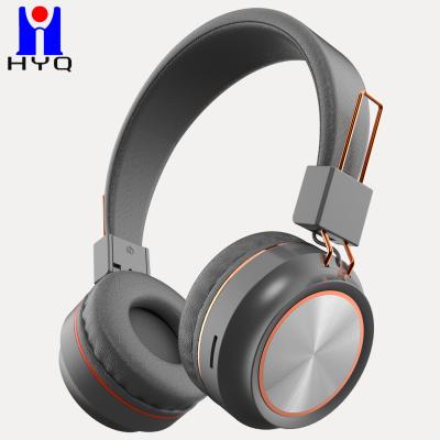China OEM Wireless Bluetooth Headphones with FM Radio and Mic 15m Range 7h Playtime for sale