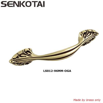 China Brushed brass cabinet pulls for furniture classic antique bronze  drawer pulls  hot  forged for sale