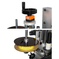 China Automatic Rolling Flat Labeling Machine for Square Bottles 80 pcs/min 220V for sale
