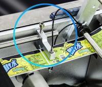 China Manual Bottle Flat Labeling Machine , 1mm accuracy Self Adhesive Label Applicator for sale
