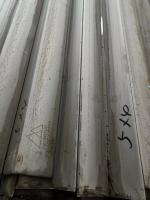 China Hot Rolled Stainless Steel Angle Bar SS304 316L 310S Unequal Angle Steel Bar for Structural Applications for sale