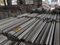 China Hot Rolled Stainless Steel Angle Bar SS304 with Bright Surface 30*30-100*100 for sale