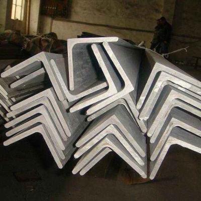China Hot Rolled Stainless Steel Angle Bar with Pickling Surface Treatment in 30*30-100*100mm Sizes for sale
