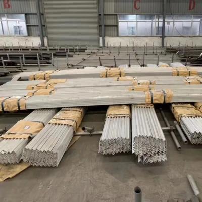 China Hot Rolled Stainless Steel Angle Bar with Bright Surface in 30*30-100*100mm Sizes for Structural Applications for sale