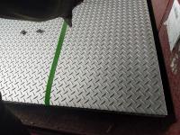 China Hot Rolled SUS304 SUS316L Stainless Steel Checkered Plate with Polished Surface and Customizable Projections for sale