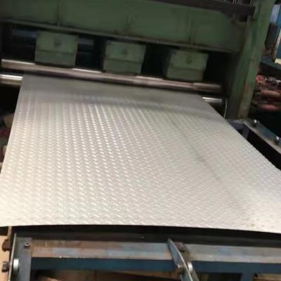 China Non-Slip Flooring Hot Rolled Stainless Steel Plate SS201 304 304L 316L Checkered Sheet for sale