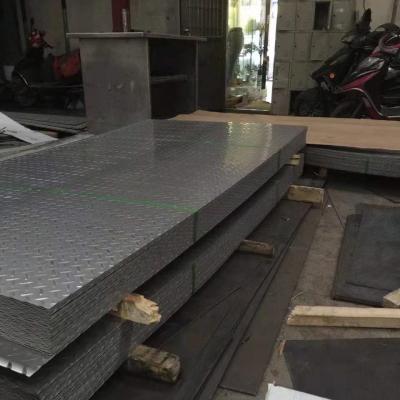 China AISI 304 304L 316 316L Stainless Steel Checkered Plate 5mm Thick Hot Rolled Stainless Steel Plate for sale