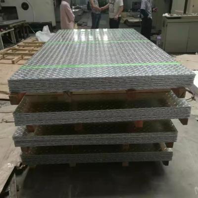 China 304 Stainless Steel Anti Slip Hot Rolled Checkered Diamond Plate for Industrial Use for sale