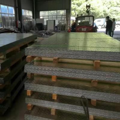China ASTM 304 Stainless Steel Checkered Plate with Diamond Tread Surface for Floor in 1500*6000mm for sale