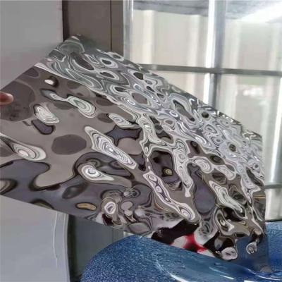 China Gold Mirror Finish Water Ripple Stainless Steel Sheet Grade 304 with 0.4mm Thickness for Decoration for sale