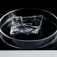 China Natural Crude Rubber Methyl Vinyl Silicone Gum MVQ For Medical Automotive Industry for sale