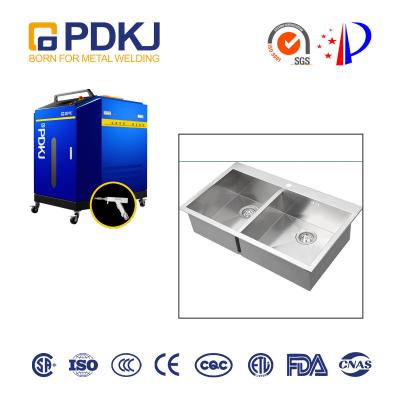 China 2kw Continuous Handheld Laser Welding Machine 0.2mm Swing For Stainless Steel Sink for sale