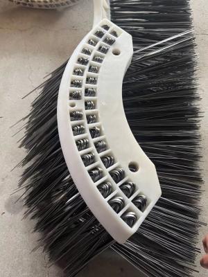 China 31 Holes 35 Holes Gutter Brooms For Elgin Pelican Vehicle Pelican Machine Brush for sale