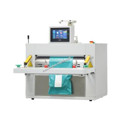 China Automatic Courier Bagging Machine 1500 pcs/hr 220V Ecommerce Poly Mailer Bagger for sale