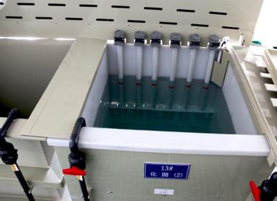 China White 10mm PVDF Electroplating Tanks with SUS316L Construction for Chemical Polishing Applications for sale