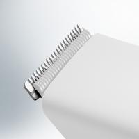China Cordless Professional Hair Clippers Weight 142g With Nano Ceramic Cutter Head for sale