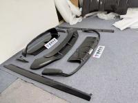 China Customized Bentley Bentayga Body Kit Carbon Fiber Front Lip Side Skirt Diffuser Spoiler for sale