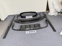 China Customized Bentley Bentayga Body Kit Carbon Fiber Front Lip Side Skirt Diffuser Spoiler for sale