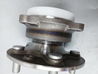 China Hot selling front wheel bearing LR178617 for Land Rover New Defender 2020 for sale