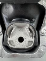 China Best-selling engine bracket L electric 4M0 199 371 FG for New model Q7 for sale