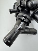 China Hot selling thermostat assembly 2702000315. for Mercedes Benz 270 for sale