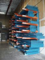 China High Capacity Industrial Cantilever Storage Racks Heavy Duty With Roof / Drain for sale