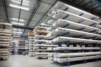 China High Capacity Industrial Cantilever Storage Racks Heavy Duty With Roof / Drain for sale