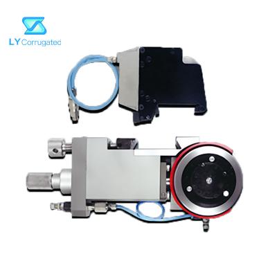 China Pneumatic Slitting Blade Holder For Paper Fabric Non Woven Textile Machine for sale
