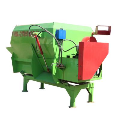 China Tongda TMR-5 Horizontal Auger Feed Mixer 5 Cubic Meters for 100-120 Cattle for sale