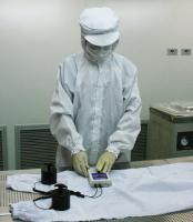 China ESD Cleanroom Smock Class 10000 Polyester Conductive Anti Static Workwear 0.35kg for sale