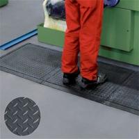 China Lab Standing Conductive Rubber 10e6 Ohm 3 Ply ESD Mat for sale