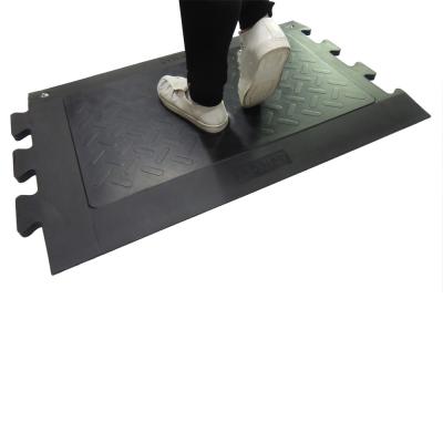 China ESD Interlocking Anti Fatigue Mats 15mm 20mm 25mm Thickness PVC Conductive Rubber for sale