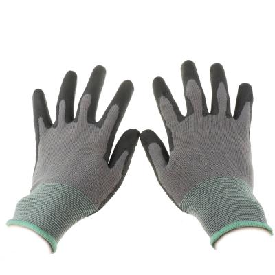 China 13 Gauge Seamless Carbon Fiber ESD Gloves 10e6-10e8 Ohm Surface Resistivity for sale
