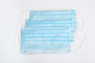 China Disposable 3 Ply Earloop Cleanroom Face Mask 99% BFE Breathable Medical Surgical Mask for sale