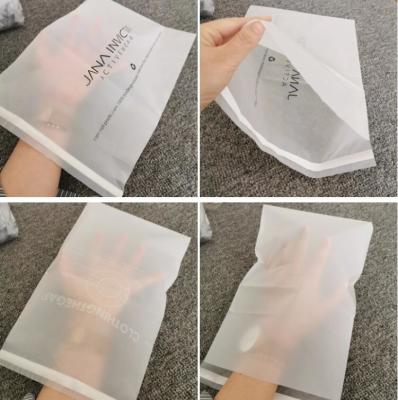 China Compostable Biodegradable Packaging Mailing Bag With Handle,Biodegradable Compostable Plastic Courier Shipping Envelope for sale