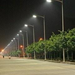 China 240W IP65 LED Street Light 100Lm/W Efficiency Outdoor Street Light Fixtures for sale