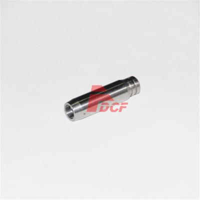 China 6SD1 Engine Valve Guide 1-11721-008-0 For Hitachi Excavator Diesel Engine Parts for sale