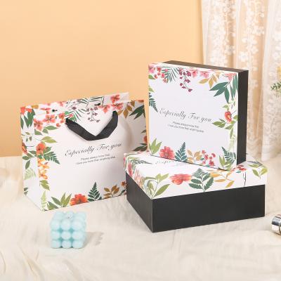 China Custom Portable Gift Boxes with Offset Printing - Cardboard/Kraft Paper Material in Custom Sizes for sale