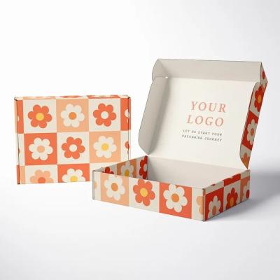 China 15cm Custom Airplane Corrugated Mailer Boxes with Double-Sided Color Printing for Clothing Packaging for sale