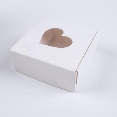 China Heart Cutout Corrugated Display Boxes - Custom Sizes in Black, White & Kraft for Jewelry & Gift Packaging for sale
