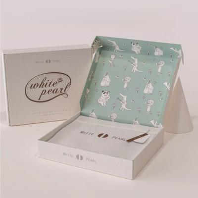 China Custom Colorful Mailer Box with Double-Sided Printing | Foldable Airplane Design for Thermal Underwear Packaging for sale