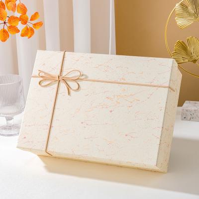 China Custom Rigid Gift Box for Cosmetics & Lipsticks - 2-Piece Design with Custom Size & Logo Printing Options for sale