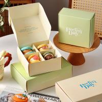 China Customized 4-6 Piece Macaron Cake Packaging Box Folding Box 13.5x13.5x6.2cm for sale
