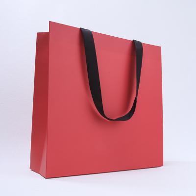China Customizable Pantone Colors For Skincare And Clothing With Skin Feel Shopping Gift Bags for sale