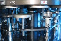 China High Efficiency Disposable Paper Coffee Cup Making Machine With Photoelectric Tracking for sale