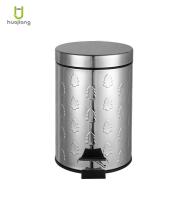 China Rolling Cover Type Christmas Foot Pedal Trash Bin And Toilet Brush Set For Household Waste Bin Kitchen Garbage Bin 2021 for sale